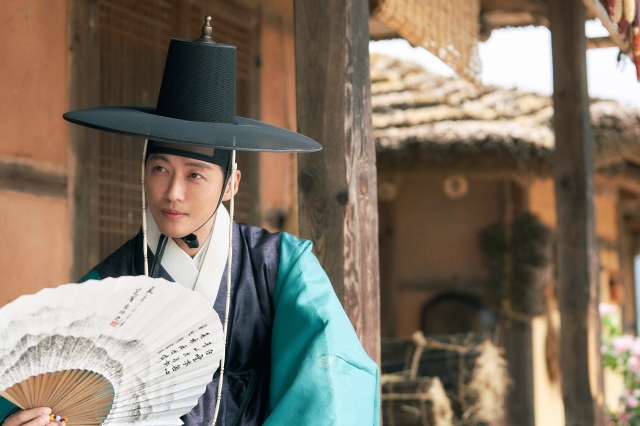 Traditional Korean Fans: History, Art, And Cultural Meaning | KCulture ...
